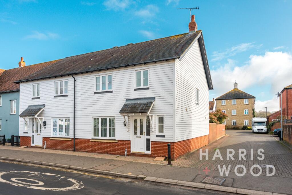 3 bedroom end of terrace house for sale in High Street, Rowhedge ...
