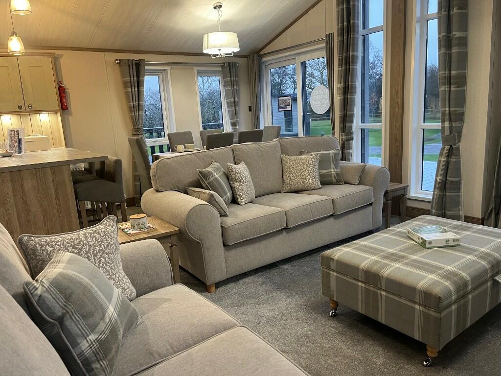 2 bedroom lodge for sale in New Road, SP5 2AZ , SP5