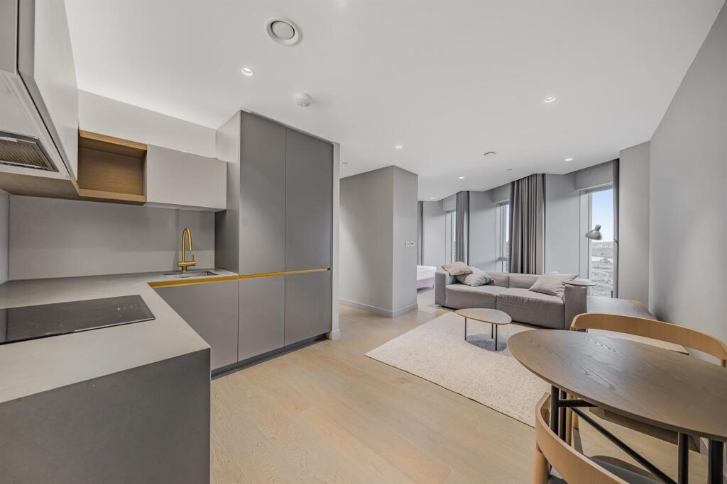 Property for rent in No.4, Upper Riverside, Cutter Lane, Greenwich ...