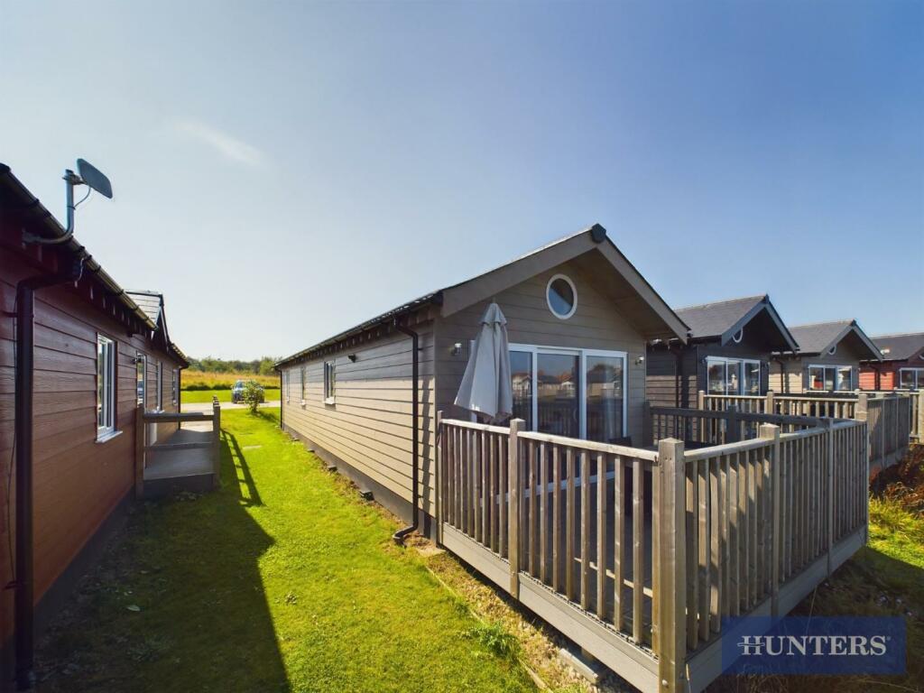 2 bedroom lodge for sale in Discovery Way, Filey, YO14