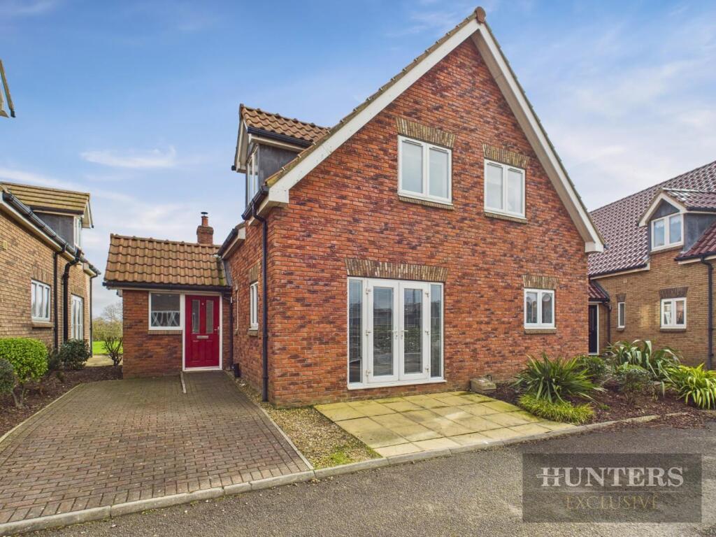 4 bedroom detached house for sale in Britannia Drive, Filey, YO14