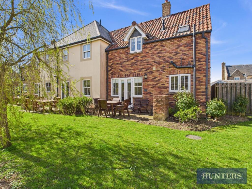 2 bedroom end of terrace house for sale in Green Close, The Bay, Filey ...