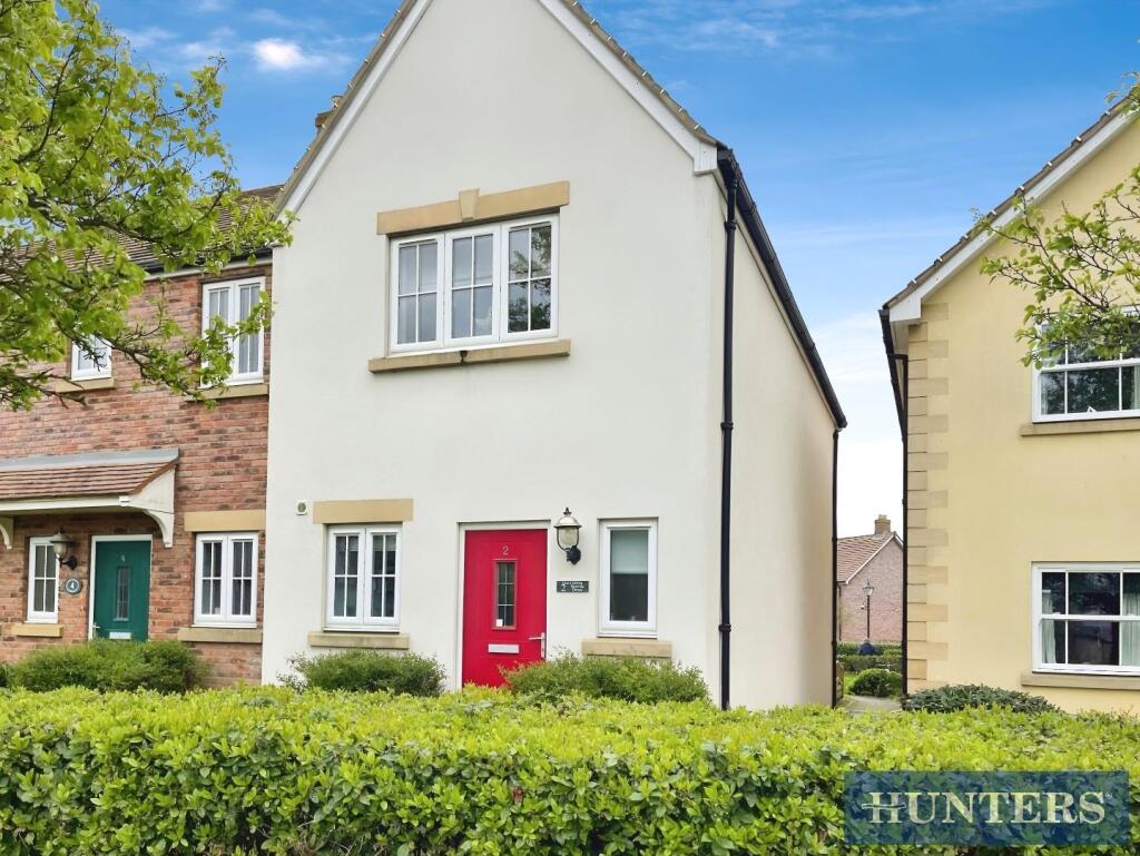2 bedroom end of terrace house for sale in Sunrise Drive, Filey, YO14