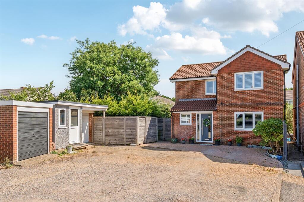 3 bedroom detached house for sale in Fareham Park Road, Fareham, PO15