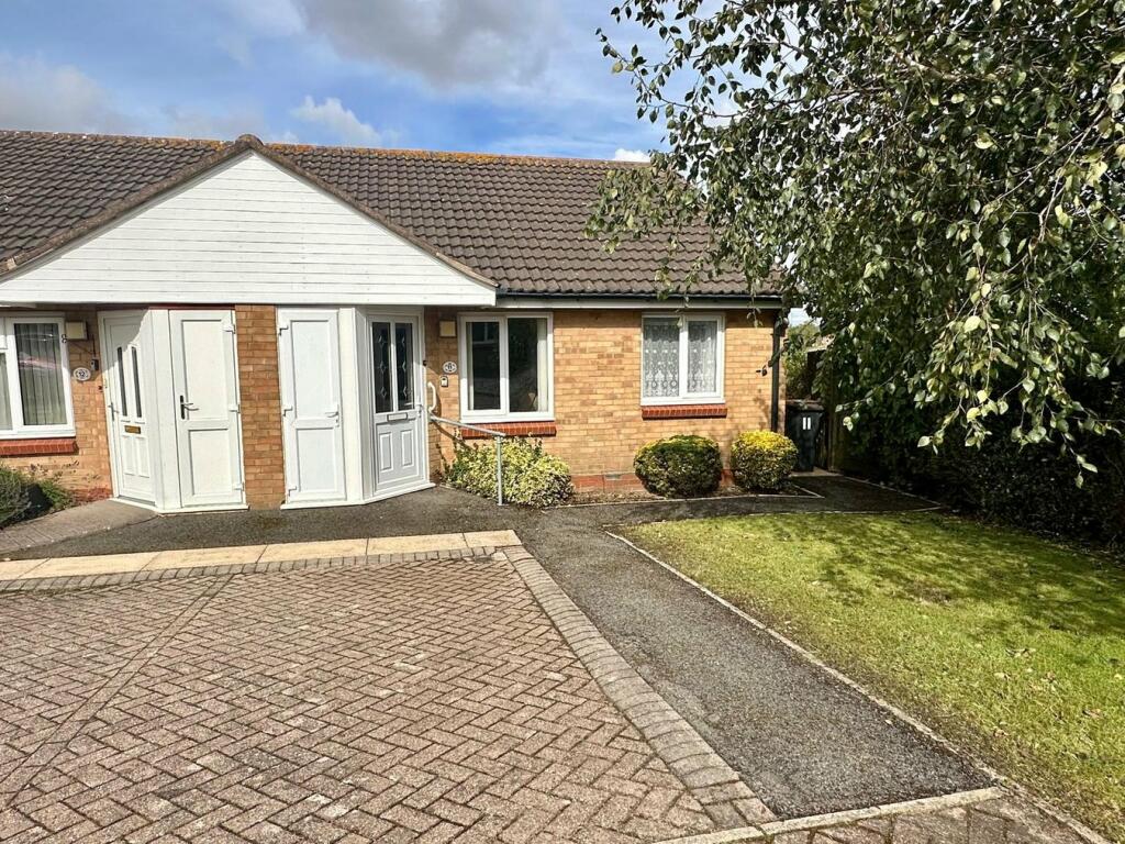 2 bedroom bungalow for sale in Peggs Grange, Hugglescote, Coalville, LE67