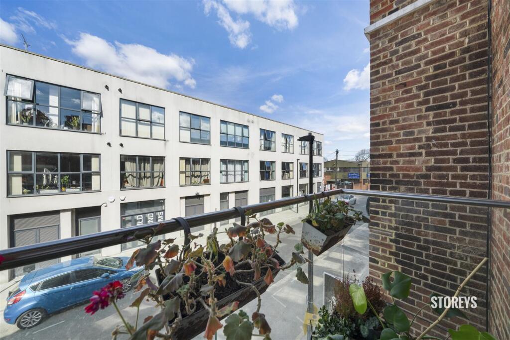 3 bedroom apartment for sale in Chad Apartments, Vyner Street, Bethnal ...