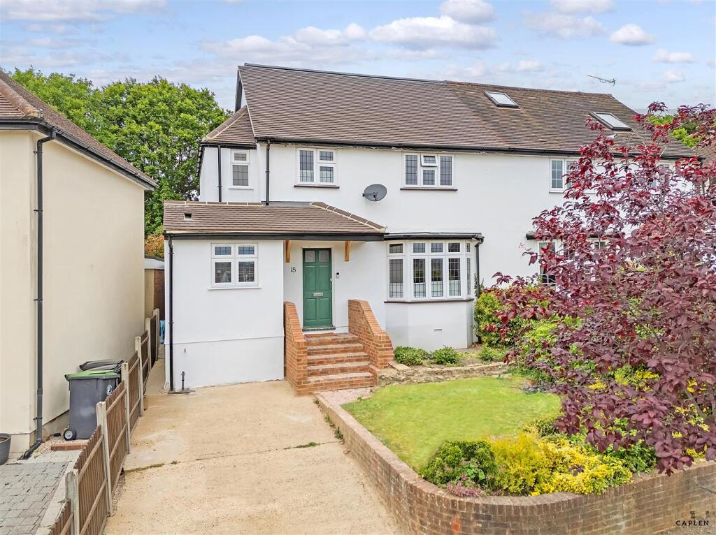 4 bedroom house for sale in Roding View, Buckhurst Hill, IG9