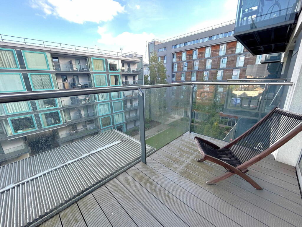 1 bedroom flat for sale in Vantage Building, Station Approach, Hayes ...
