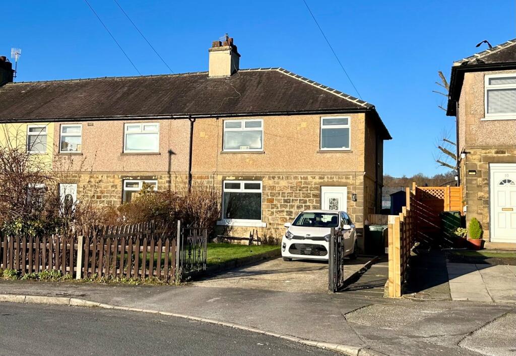 3 bedroom end of terrace house for sale in The Grove, Cross Flatts ...