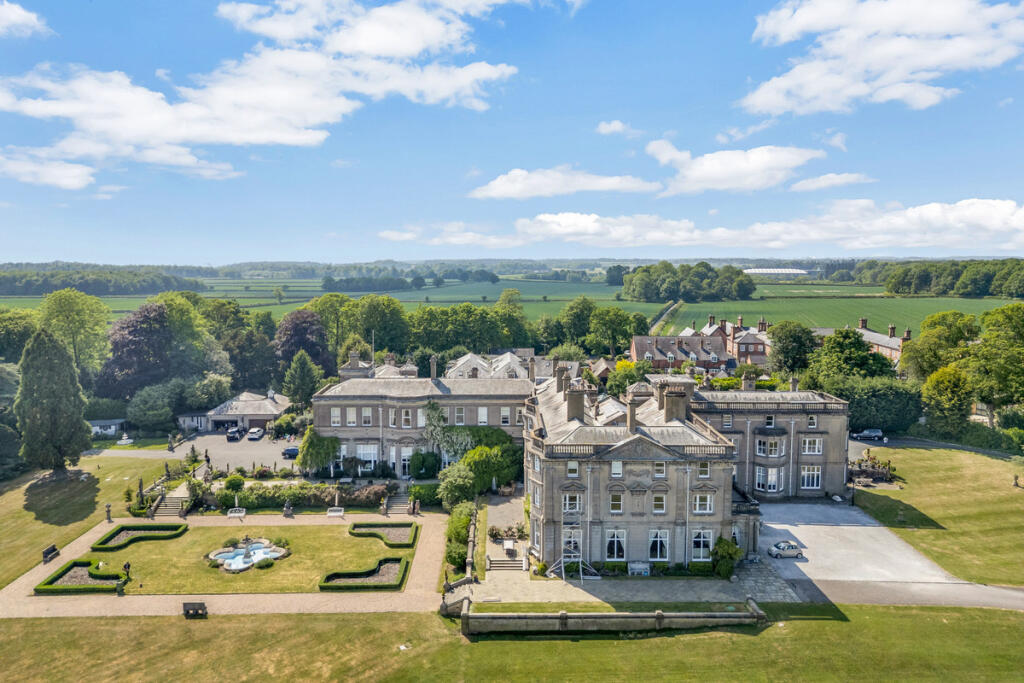 5 bedroom maisonette for sale in Rangemore Hall Dunstall Road ...