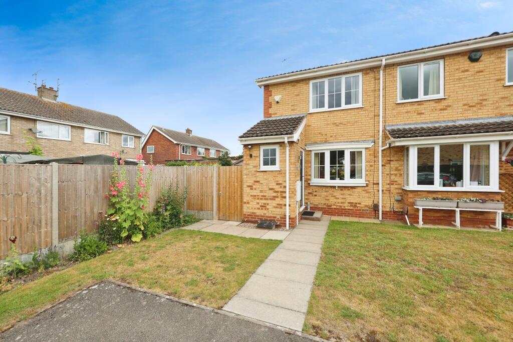 2 bedroom semi-detached house for sale in Lincoln, Lincolnshire, LN5