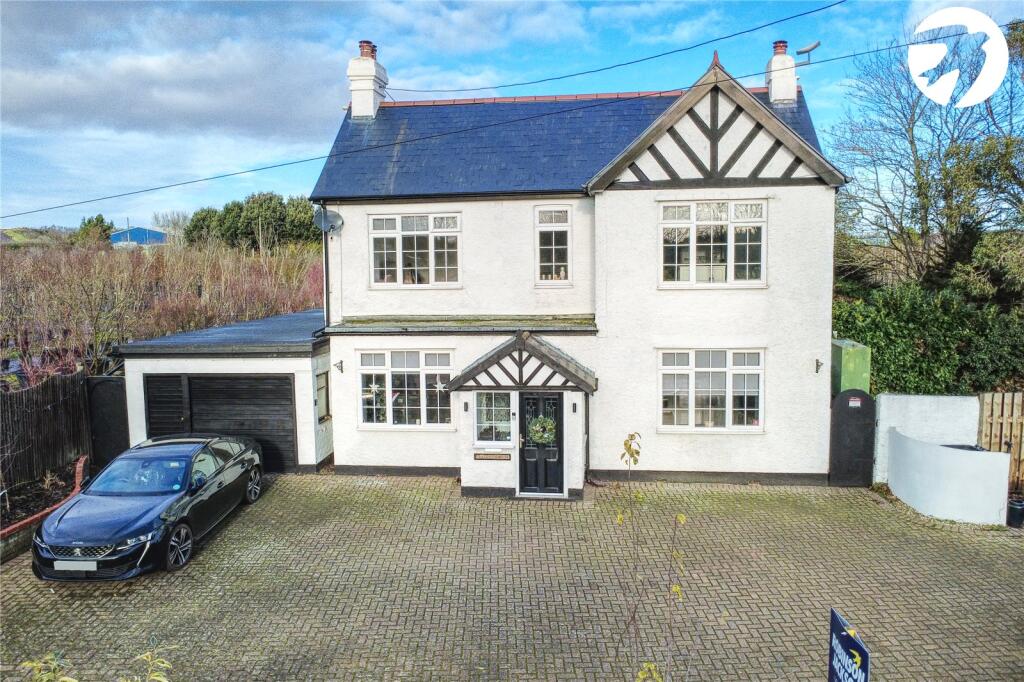 4 bedroom detached house for sale in Brambleside, Leydenhatch Lane ...