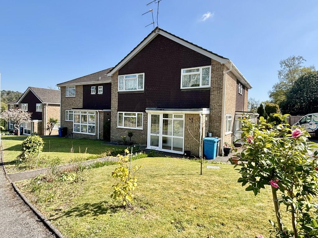 2 bedroom apartment for sale in Birkdale Court, Broadstone, BH18