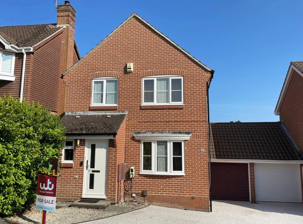 3 bedroom detached house for sale in Sundew Road, Broadstone, BH18