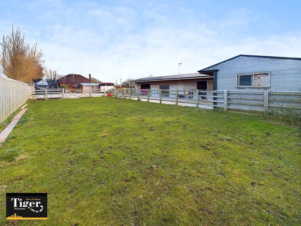 4 bedroom detached bungalow for sale in Bambers Lane, Blackpool, FY4