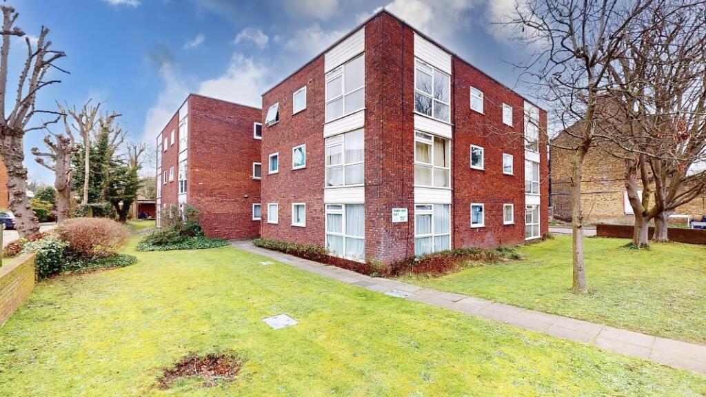 1 bedroom flat for rent in Berrylands Road, KT5