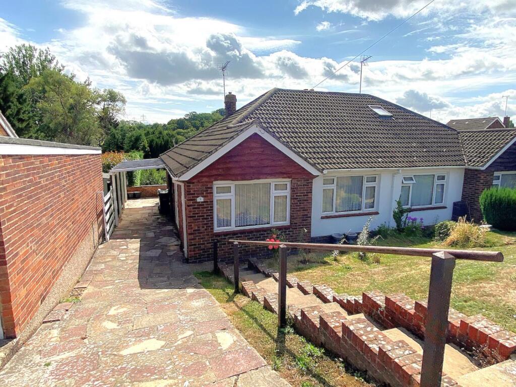 2 bedroom semi-detached bungalow for sale in Haven Close, Istead Rise ...
