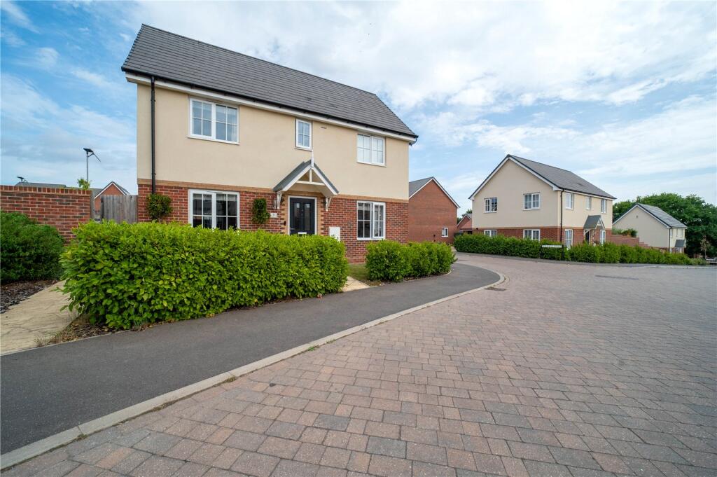 3 bedroom semi-detached house for sale in Pioneer Way, Brantham ...