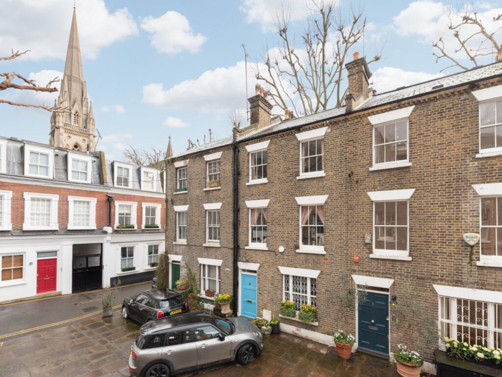 4 bedroom terraced house for sale in Kensington Church Walk, London, W8