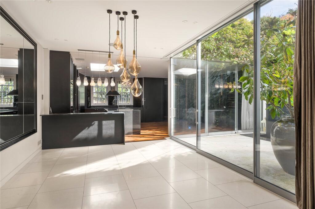 6 bedroom terraced house for rent in Chelsea Square, Chelsea, London, SW3
