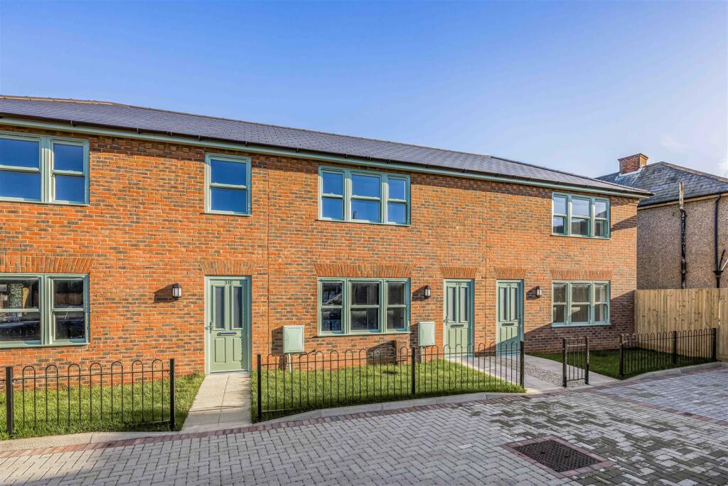 1 Bedroom Terraced House For Sale In North Street Emsworth Po10