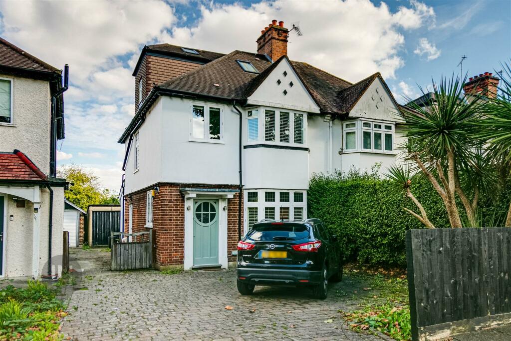 4 Bedroom House For Sale In Sutherland Grove London Sw18