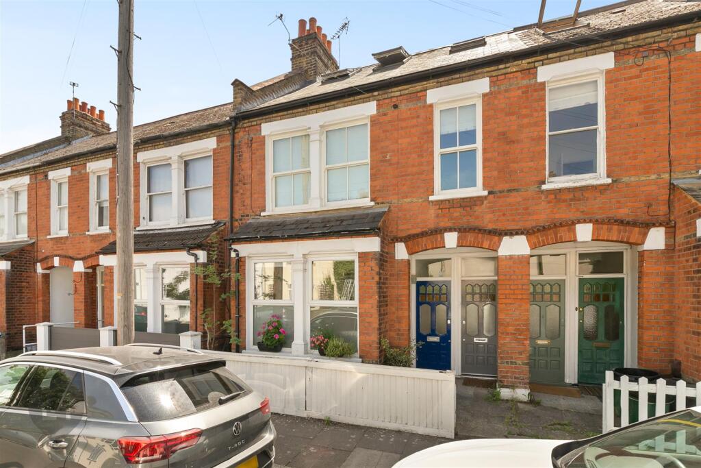 2 bedroom flat for sale in Longfield Street, London, SW18