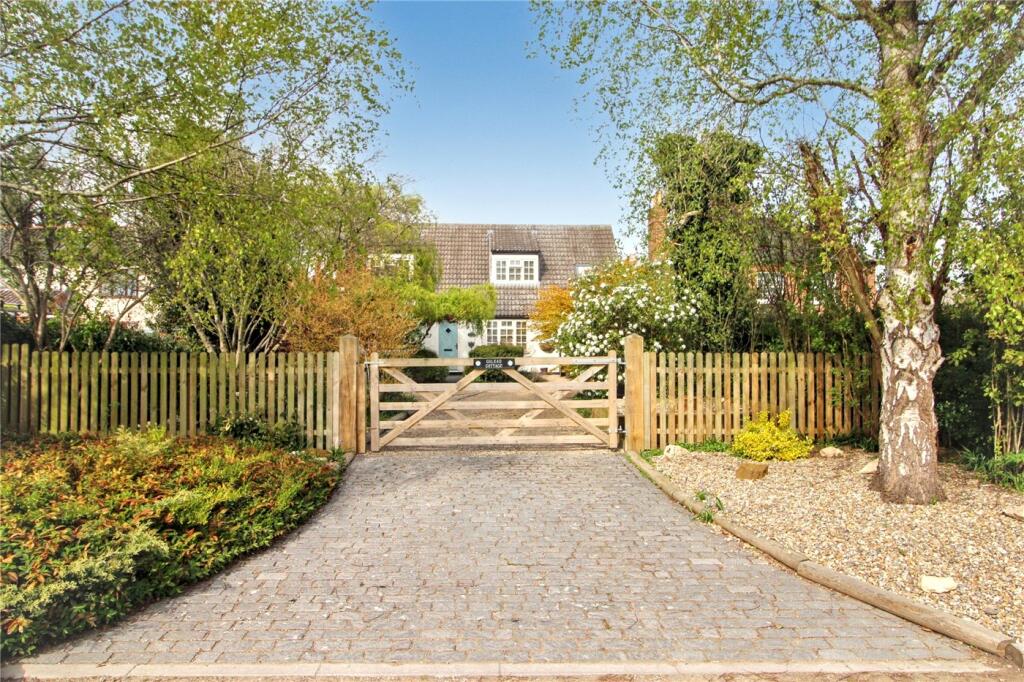 3 bedroom detached house for sale in Threadneedle Street, Bergh Apton ...