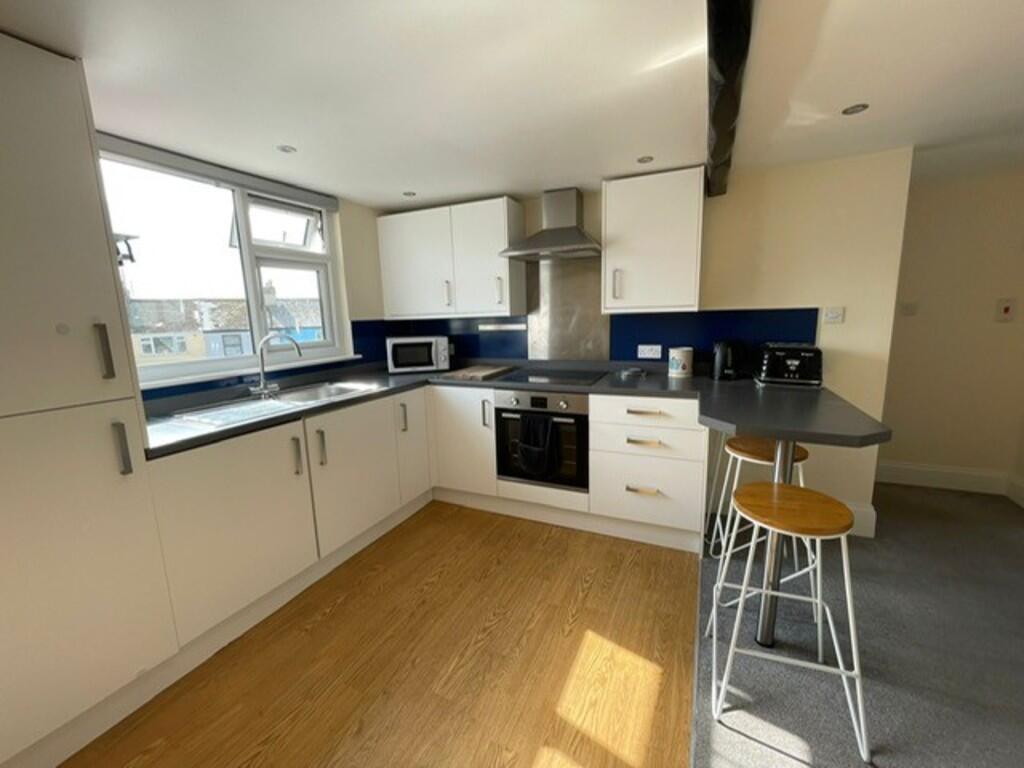 2 bedroom apartment for rent in Northumberland Place, Teignmouth, TQ14