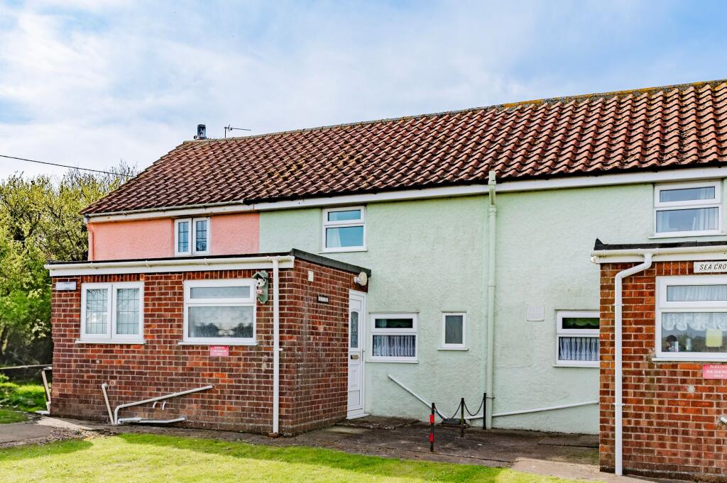 2 bedroom terraced house for sale in Horsey Corner, Horsey, NR29