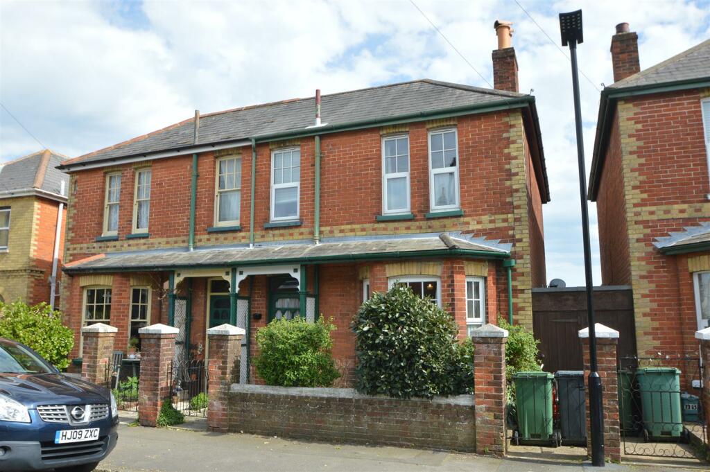 3 bedroom semi-detached house for sale in Ryde, PO33