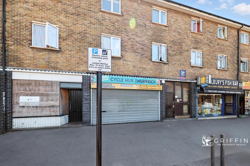 3 bedroom flat for sale in Calcutta Road, Tilbury, RM18