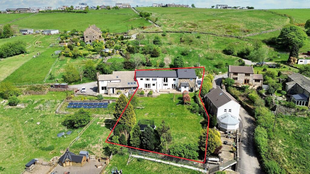 Lower Bank Fold Farm Bank Fold Lane Darwen BB3 3QG - A Powerful Real ...