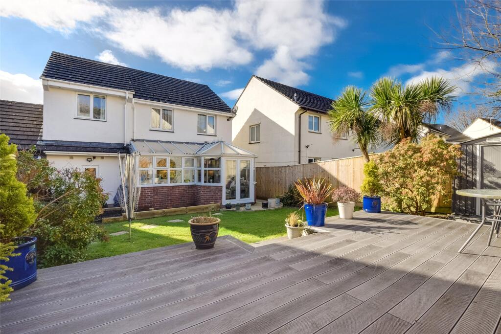 4 bedroom link detached house for sale in Hawthorn Road, Barnstaple ...