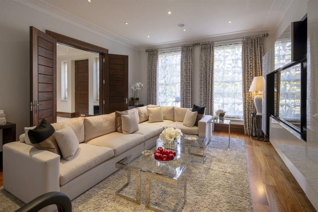 6 Bedroom Detached House For Sale In Winnington Road London N2