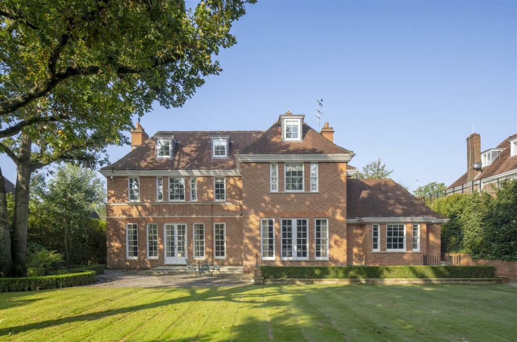 6 Bedroom Detached House For Sale In Winnington Road London N2