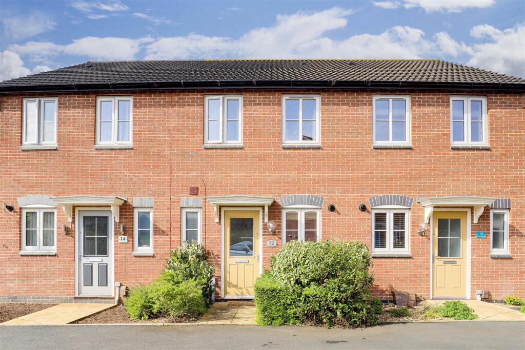 2 bedroom terraced house for sale in Albert Close, Hucknall ...