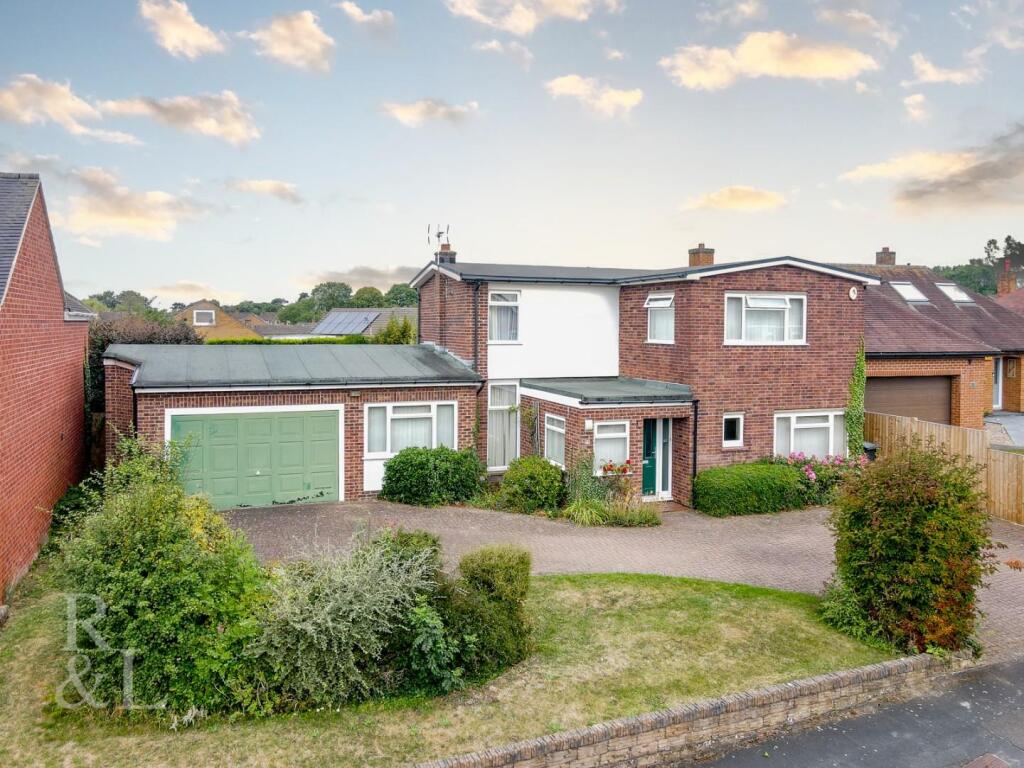4 bedroom detached house for sale in Adams Hill, Keyworth, Nottingham, NG12