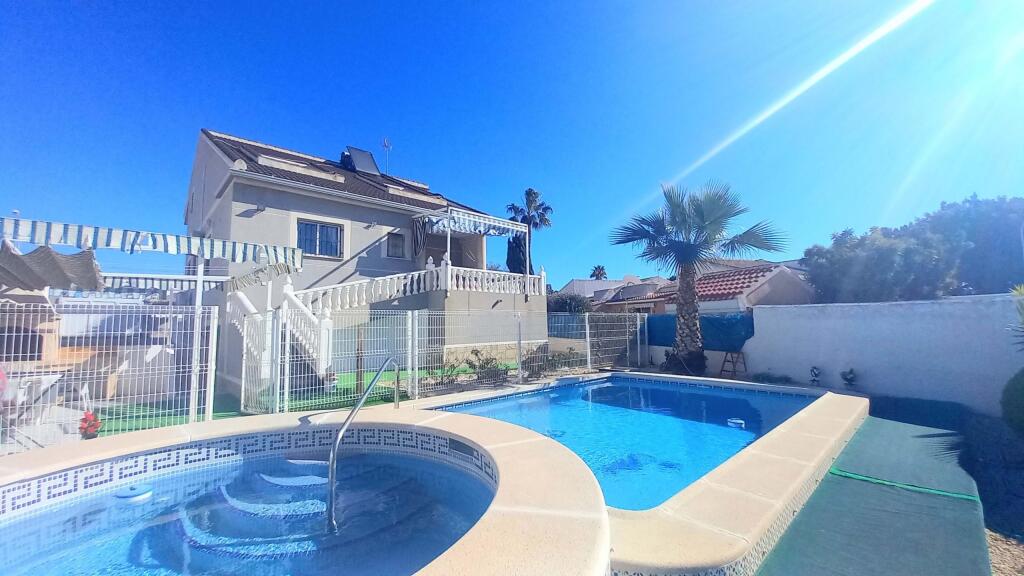 6 bedroom detached house for sale in Valencia, Alicante, Torrevieja, Spain