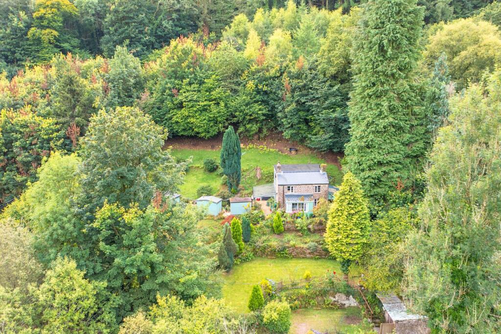 2 bedroom cottage for sale in Woodview, Whitebrook, NP25