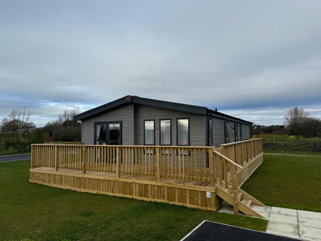 2 bedroom lodge for sale in Pickering, York, YO18 8EA, YO18