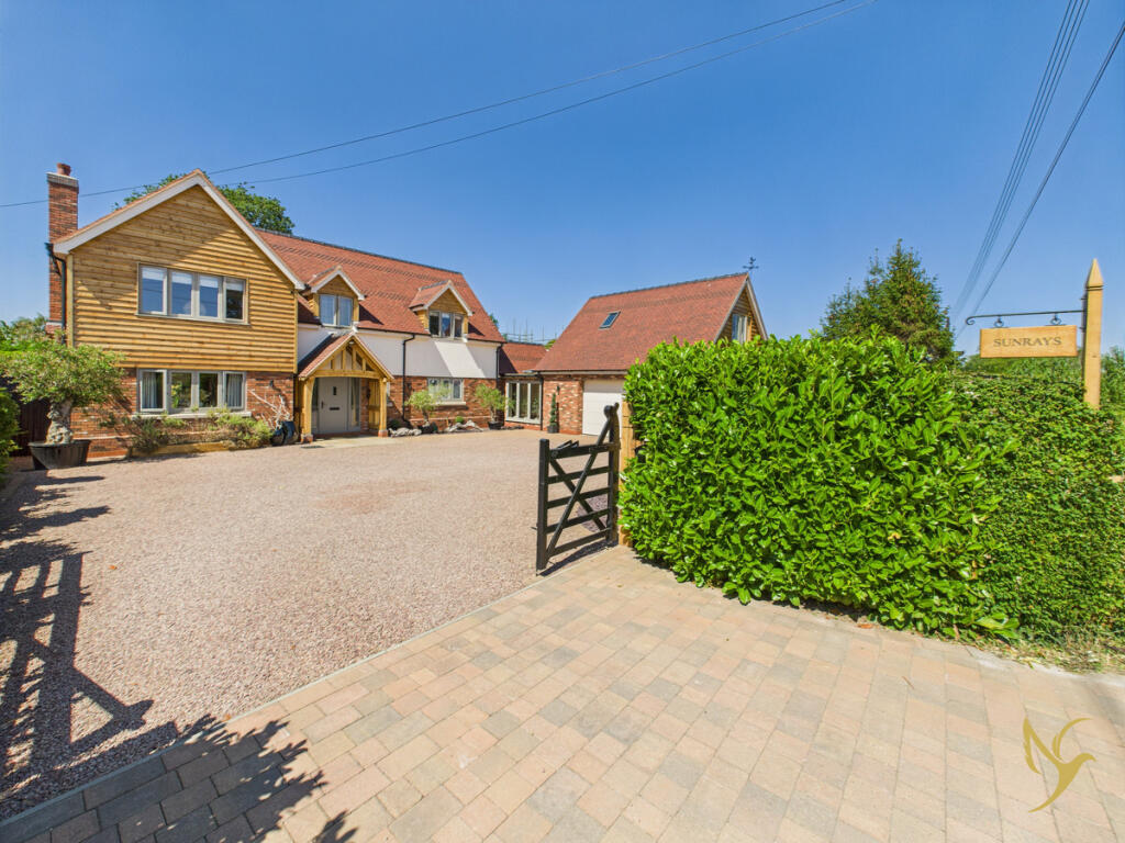 4 bedroom detached house for sale in Sunrays, Broadheath Common, Lower ...