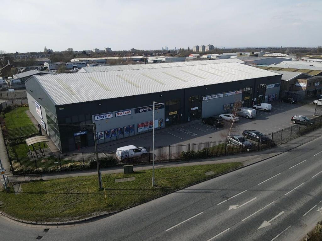 Light industrial facility to lease in Southfield 25, Ashton Road ...