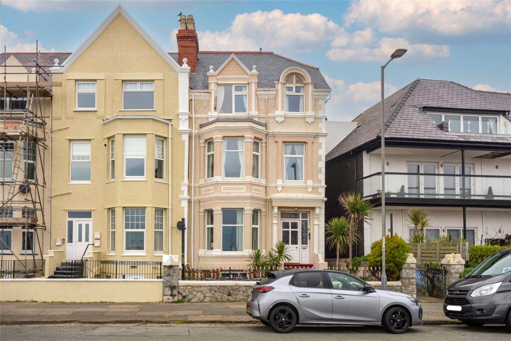 Studio apartment for sale in West Parade, Llandudno, Conwy, LL30