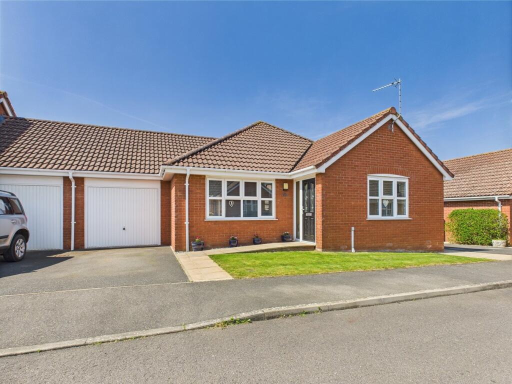 2 bedroom detached bungalow for sale in Tinkers Way, Downham Market, PE38