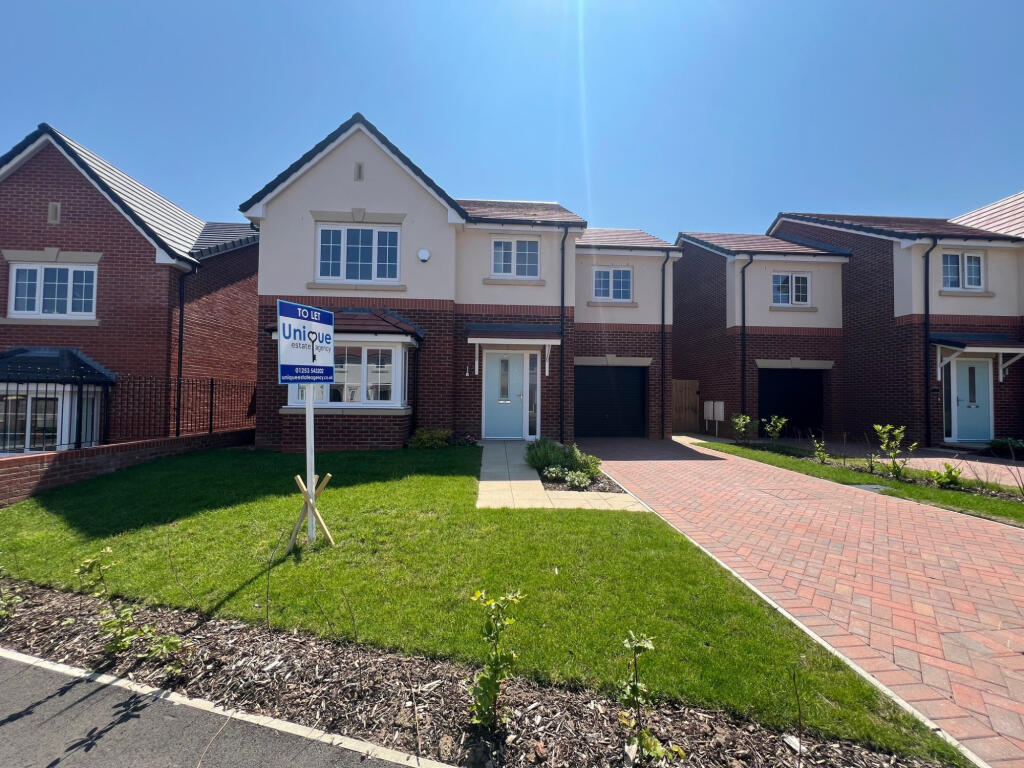 4 bedroom detached house for rent in Church Croft, Preston, Lancashire, PR4