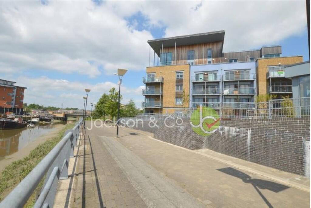 1 bedroom apartment for sale in Quayside Drive, Colchester, CO2
