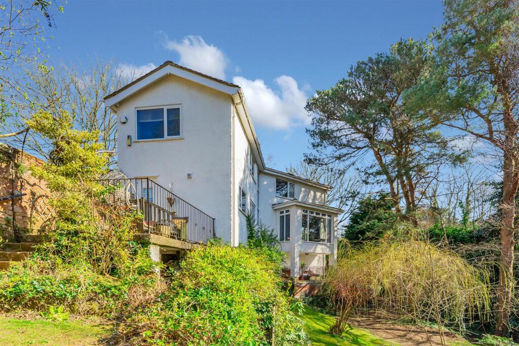 3 bedroom detached house for sale in Telegraph Road, Heswall, Wirral, CH60