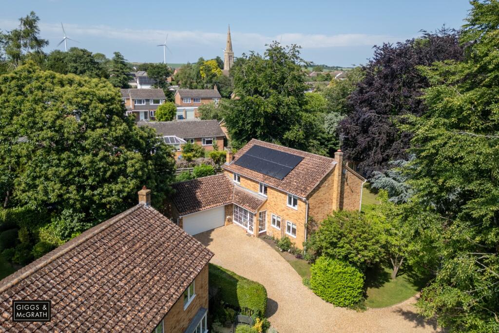 5 bedroom detached house for sale in Spinney Field, Ellington ...