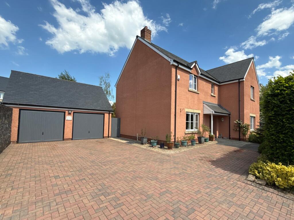5 bedroom detached house for sale in Berthon Road, Little Mill ...